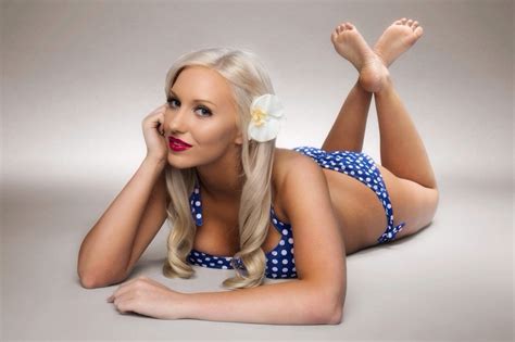 Of The Hottest Female Twitch Streamers Naibuzz