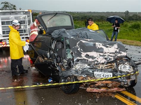 G1 Família morre em acidente na BR 262 próximo a Araxá notícias em