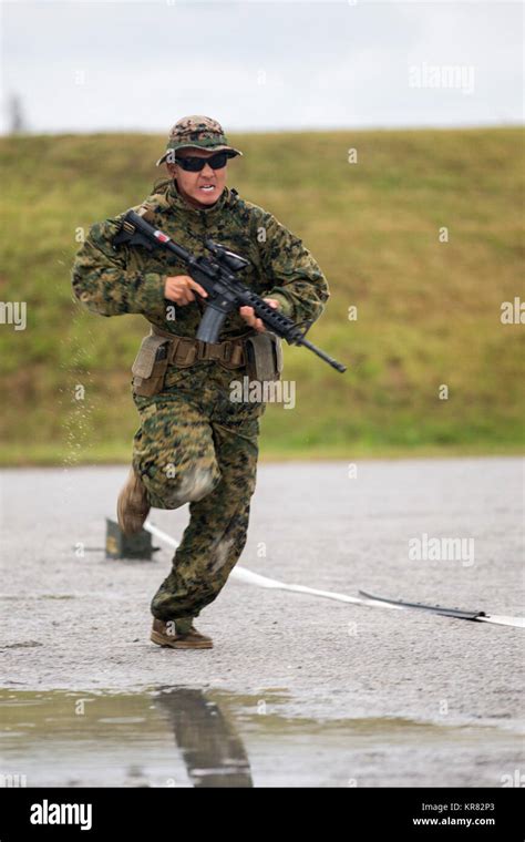 U S Marine Corps Lance Cpl Michael E Li A Heavy Equipment Mechanic