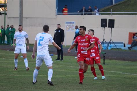 Vila Nova é derrotado pelo Londrina e perde a chance de disparar na