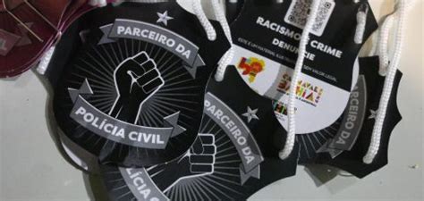 Mulher é presa em flagrante por injuria racial na Barra