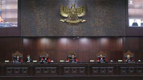 Foto MK Tolak Gugatan Batas Usia Capres Cawapres 35 Tahun Gibran Ya