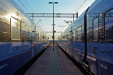 PKP Intercity wypłaci rekompensaty za opóźnienia pociągów powyżej 1 h