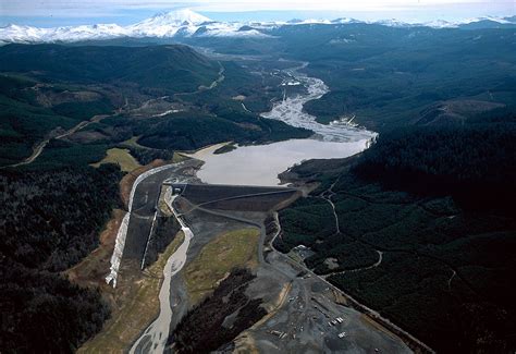 Barrage Quelques Exemples De Grands Barrages Dans Le Monde