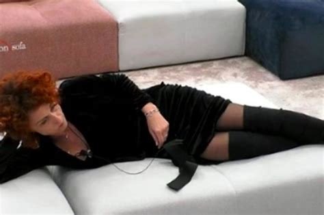 Beatrice Luzzi Lascia La Casa Del Grande Fratello Perch L Attrice