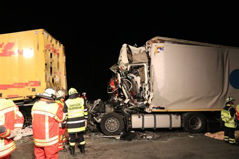 Bilder von Zwei tödliche Unfälle auf der A3 in kurzer Zeit Zwei Lkw