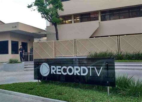 Record TV sofre ataque hacker e interrompe programação ao vivo