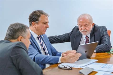 Lula diz que não vai escolher reitores que gosta e defende Fies