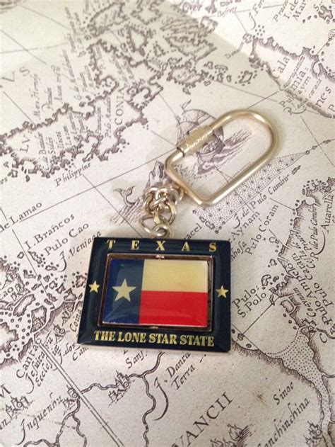 Pin Van Marina Op Keychains