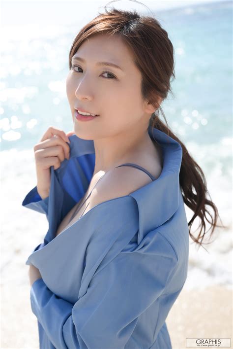 Yuna Shina Graphis Gals Reunion Vol Share Erotic Asian