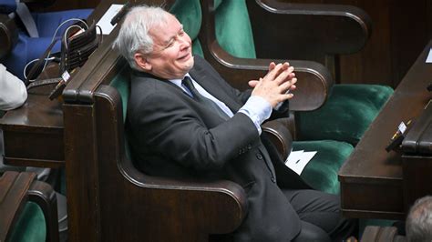 Nowy sondaż CBOS PiS z 46 procentowym poparciem Wiadomości Radio ZET