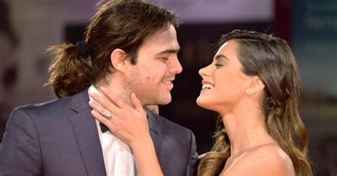 Peter Lanzani y Tini Stoessel más enamorados que nunca Rosario3