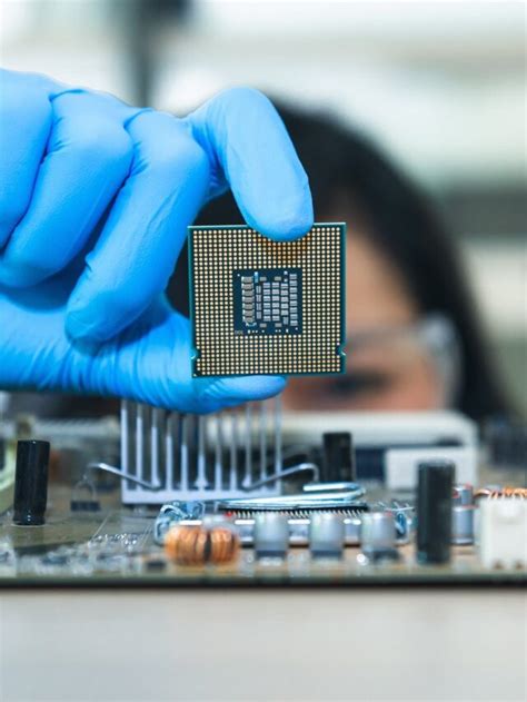 1º implante de chip cerebral em humano foi bem sucedido diz Musk