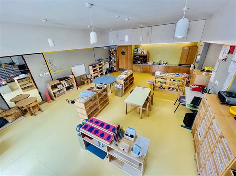 Incubadora Escola Montessori Do Porto