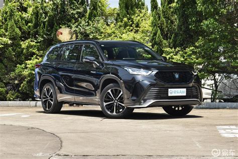 丰田皇冠陆放2022款2 5L HEV 四驱豪华版 7座报价 图片 参数 易车