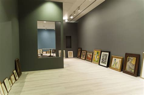 Pera Museum Bare Naked Nude