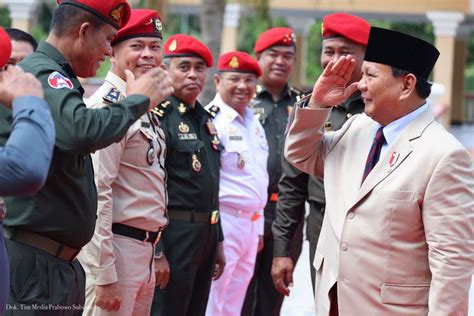 Pekik Komando Sambut Kedatangan Prabowo Di Markas Kopassus Kamboja