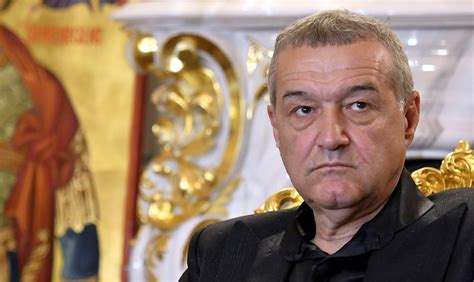 Vasile Dîncu îl ironizează pe Gigi Becali
