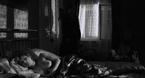 Nude Video Celebs Embeth Davidtz Nude Schindlers List 1993