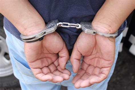 Capitán Bermúdez Un detenido con una pelota rellena con droga