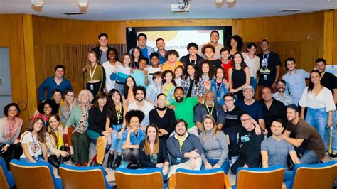 SBT apresenta elenco de A Infância de Romeu e Julieta e avisa Canal