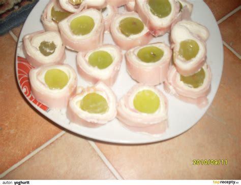 Sýrová roláda s hroznovým vínem recept TopRecepty cz