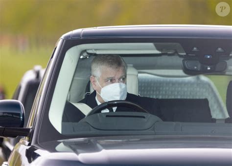 Photo Le Prince Andrew Duc D York Son Arriv E Au Ch Teau De