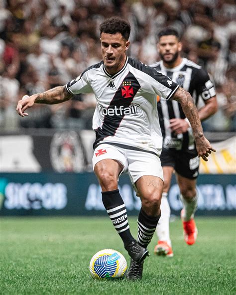 Coutinho e Payet são titulares do Vasco contra o São Paulo veja a