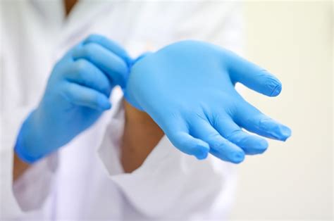 Bao Tay Y Tế Dùng Một Lần Sản Phẩm Bảo Hộ Đa Công Dụng