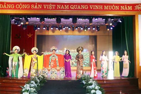 Hội thi Duyên dáng áo dài trong nữ CBCNVC tỉnh Hải Dương lần thứ nhất