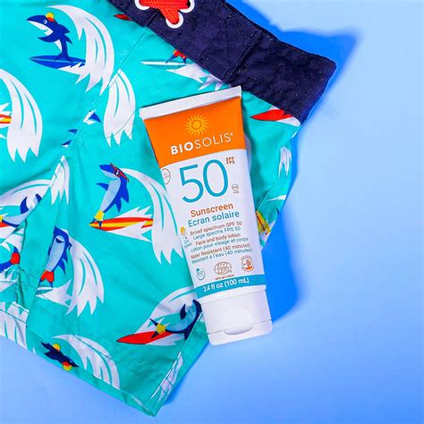 Biosolis Leche solar SPF 50 para niños suave con la piel protección
