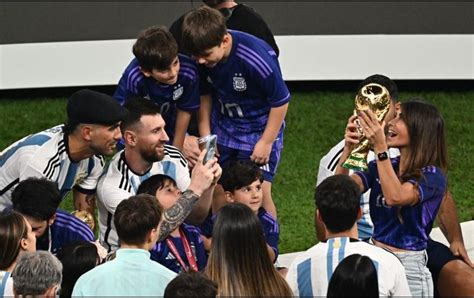 Qatar 2022 Messi Alza La Copa Del Mundo Con Argentina Somos