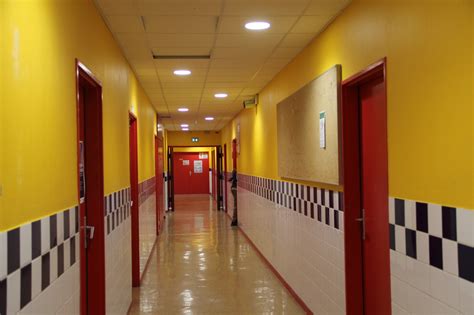 PANTIN COLLÈGE IRÈNE ET FRÉDÉRIC JOLIOT CURIE COULOIR DE