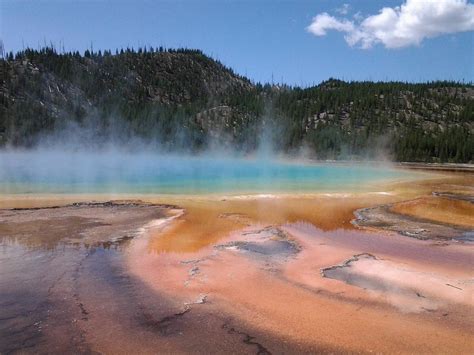 Descubre la fascinante ciencia detrás de los tubos volcánicos