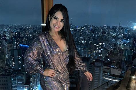 Paulinha Abelha Da Banda Calcinha Preta Morre Aos 43 Anos