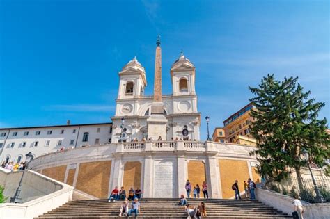 Roma itália 28 10 2019 igreja santissima trinita dei monti e antigo