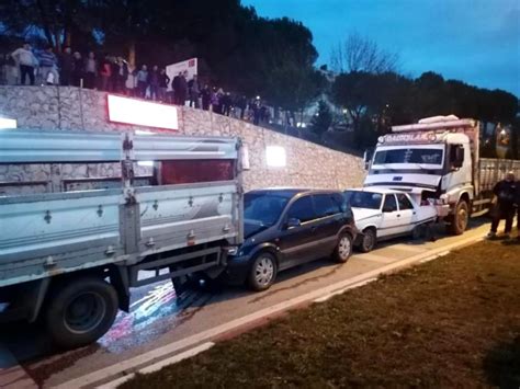 Çanakkale de Zincirleme Trafik Kazası 1 Yaralı Haberler