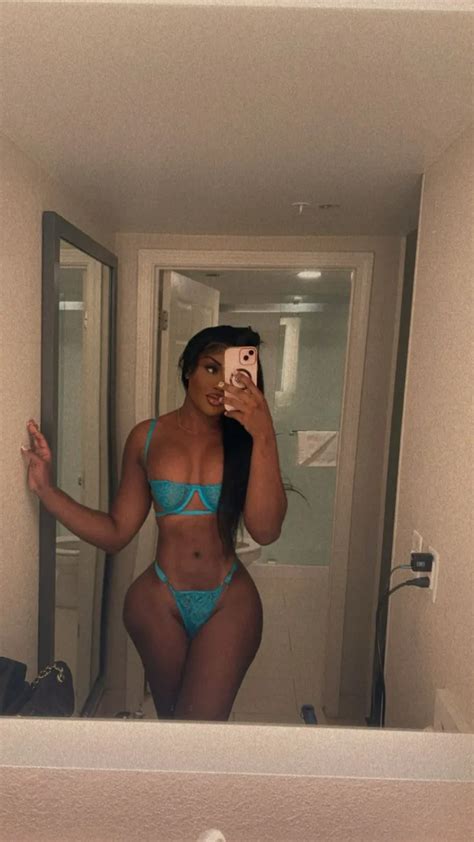 Latina Doll Caroline Shemale Escort In Greensboro Nc