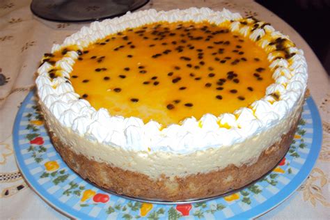 Aprenda a preparar a receita de Bolo mousse de maracujá vapt vupt