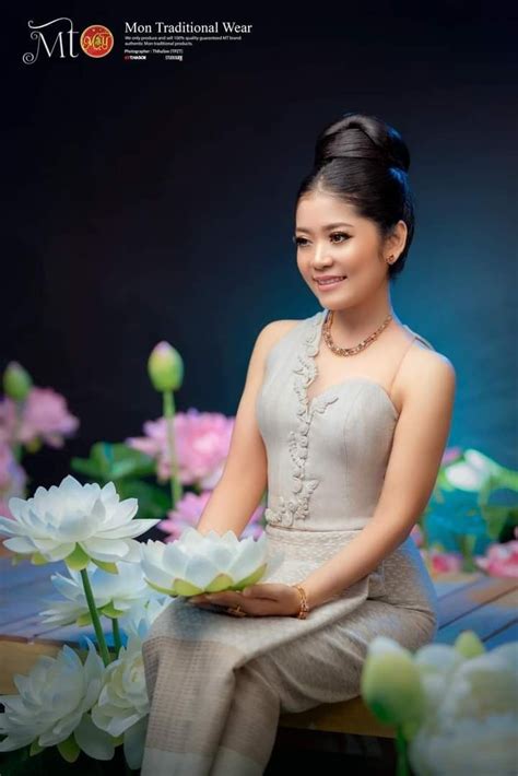 Pin By Hpawng Hpawng On Myanmar Traditional Dresses Designs Myanmar