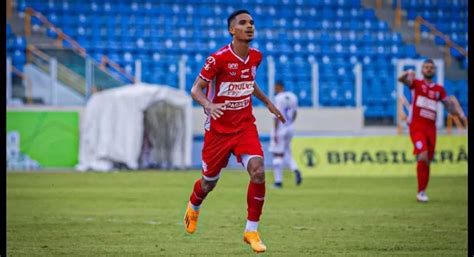 Brusque anuncia contratação de atacante para a Série C
