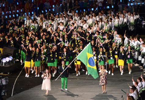 Começa a votação para escolha do porta bandeira do Brasil na Abertura