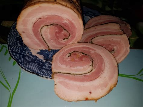 Rolada Boczkowa Z Lubczykiem Pieczona W Zupie Pieczarkowej Przepis
