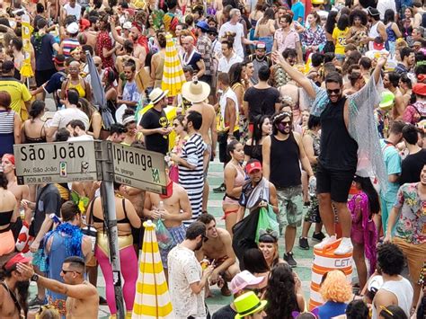Carnaval de rua 2019 programação dos blocos no Centro e veja fotos
