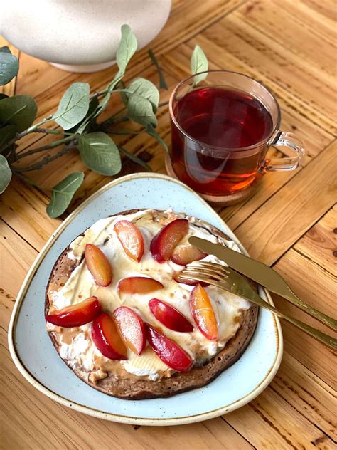 Omlet bananowy ze skyrem i śliwkami Poradnia dietetyczna Malwina