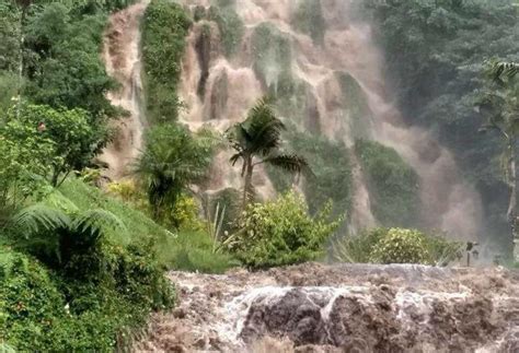 La Impresionante Creciente En Los Termales De Santa Rosa