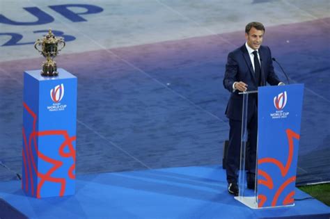 Coupe du monde de Rugby 2023 Jean Dujardin réplique de la Tour