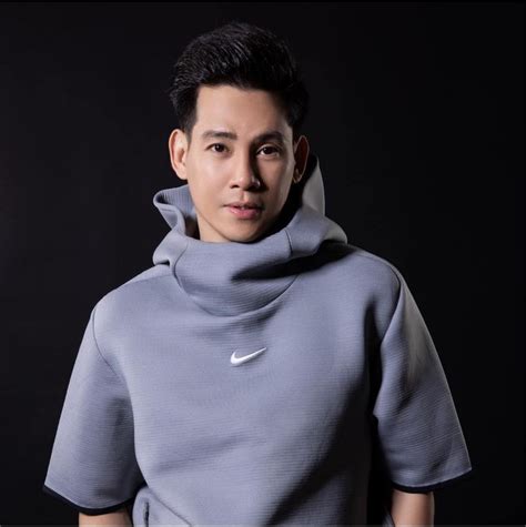 Phùng Ngọc Huy về Việt Nam đoàn tụ con gái sau 8 năm