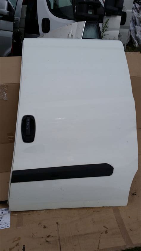 DRZWI BOCZNE PRZESUWNE LEWE FIAT DOBLO II 249 DOBLOIILEWE za 1200 zł z