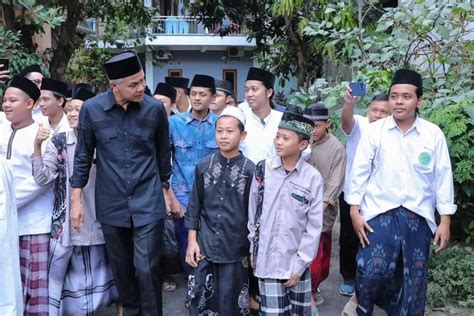 Kunjungi Ponpes Al Munawwir Krapyak Ganjar Pranowo Ajak Nahdliyin Jaga